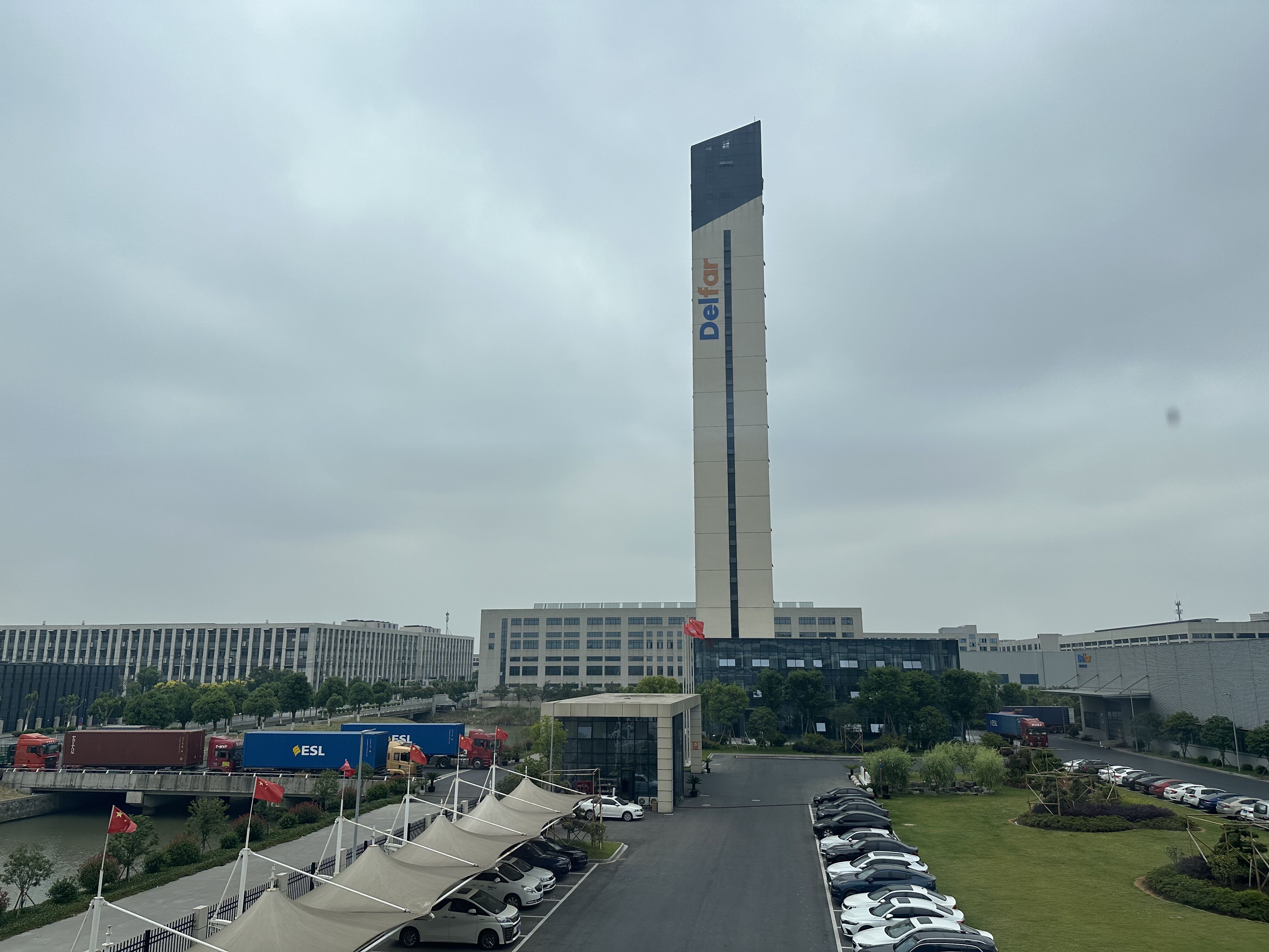 May 25th, 2024 Delfar Elevator Container Loading